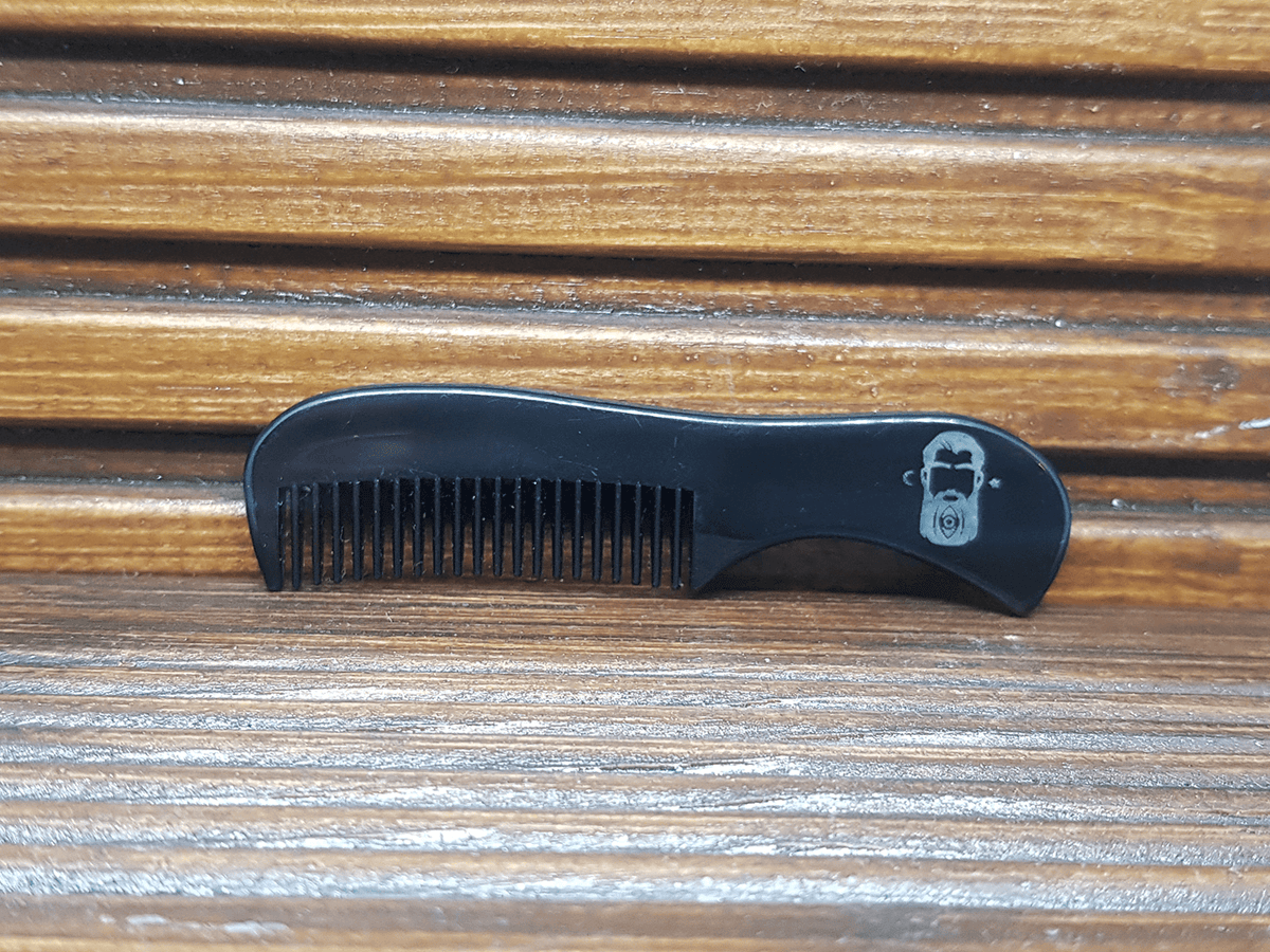 Miniature Tache Comb – The Beard Of Attraction